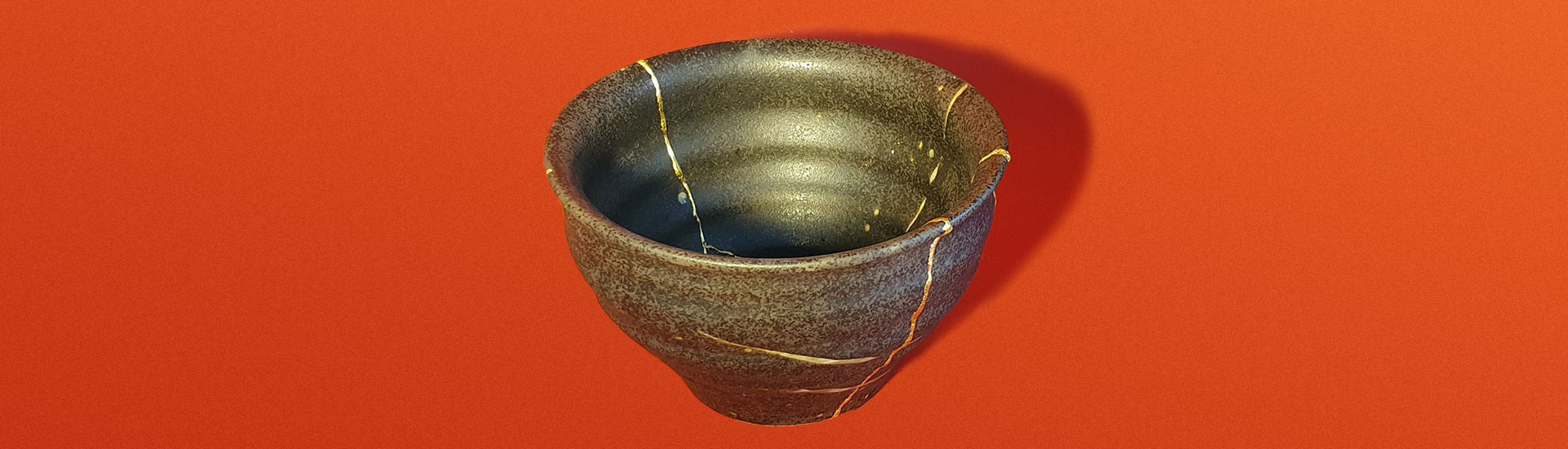 Kintsugi: Aceitar e Valorizar as Imperfeições