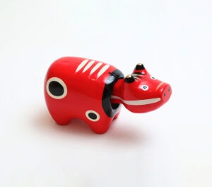 Akabeko: la vaca de juguete que simboliza la suerte y buena salud